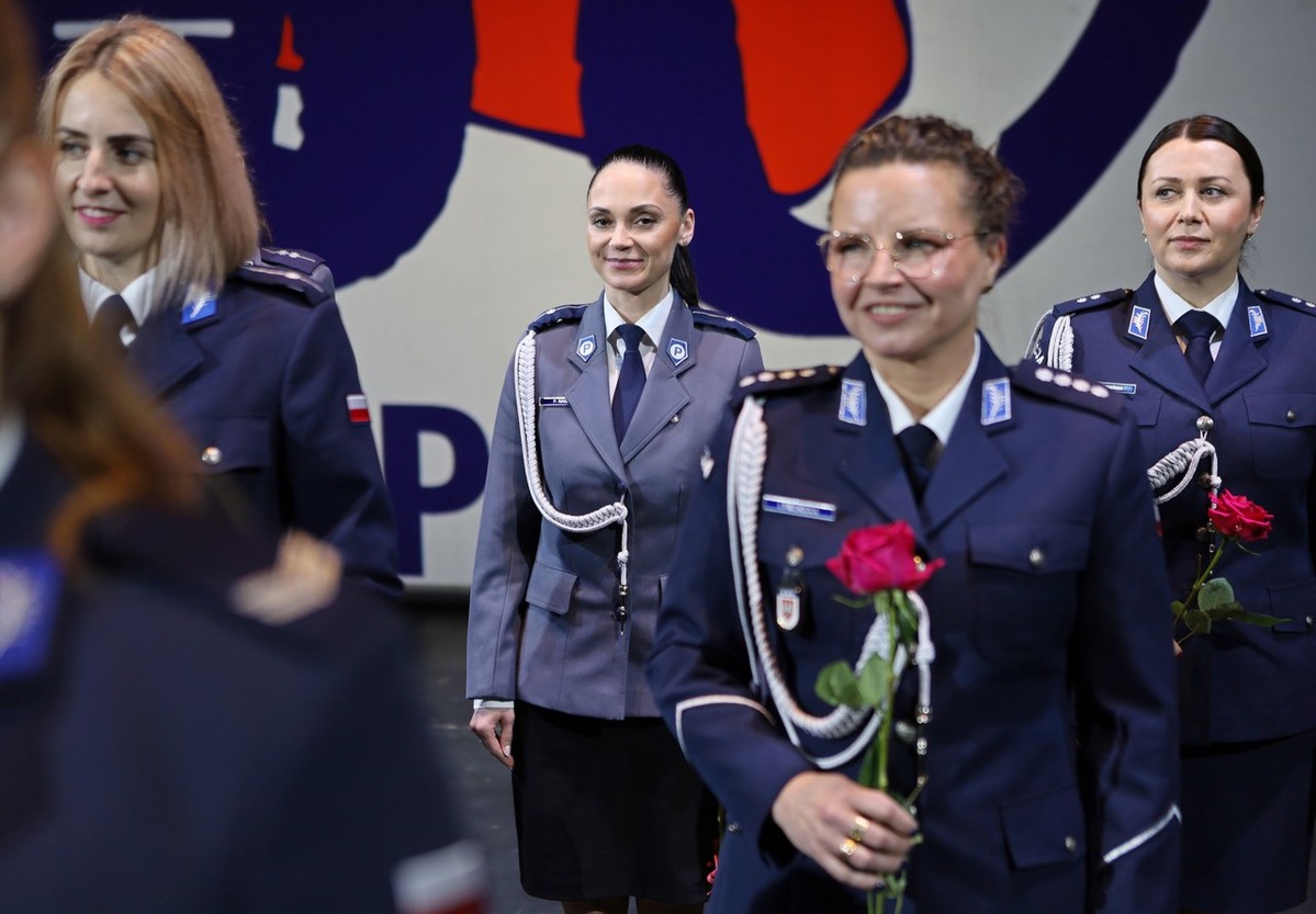 KWP - Uroczysta gala z okazji 100-lecia kobiet w Policji - Aktualności - Policja Wielkopolska